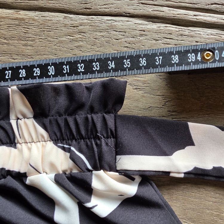 🐸 SCHÖNE LEICHTE SHORTS MIT ELEGANTEM MUSTER M SCHWARZ (Neu (gemäss ...