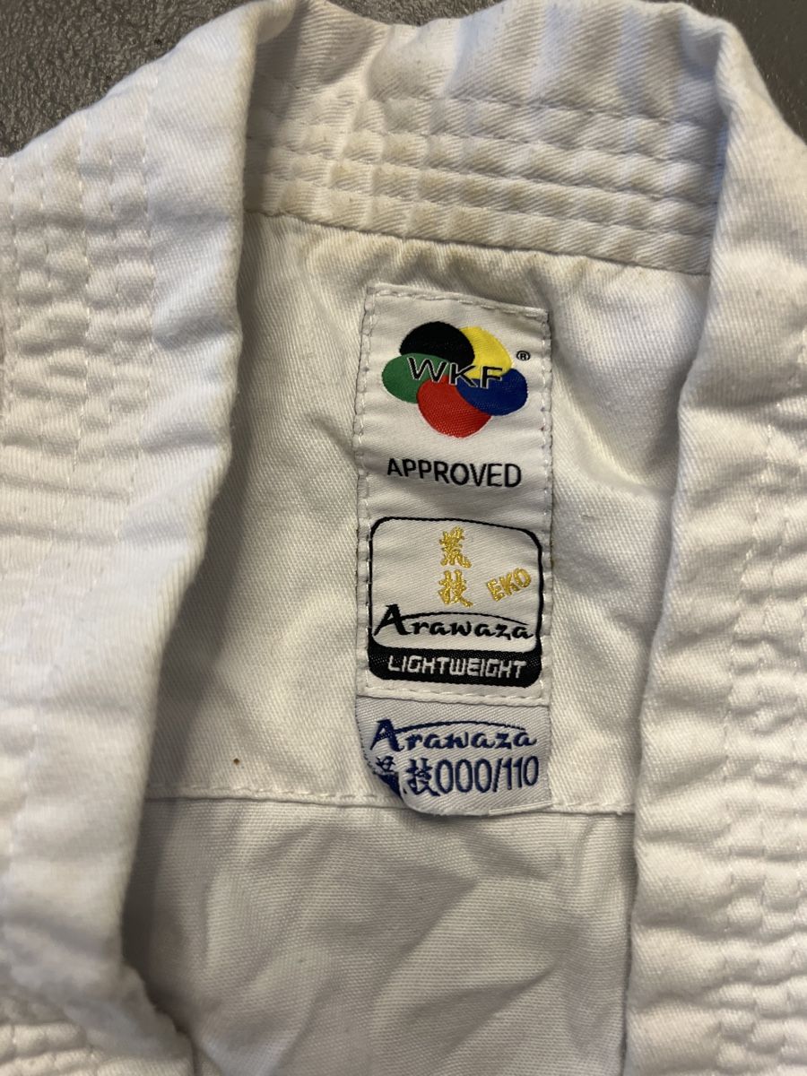 Karate Kimono Kinder Größe 128 (Gebraucht) in Mettmenstetten für CHF 15 – mit Lieferung auf ...