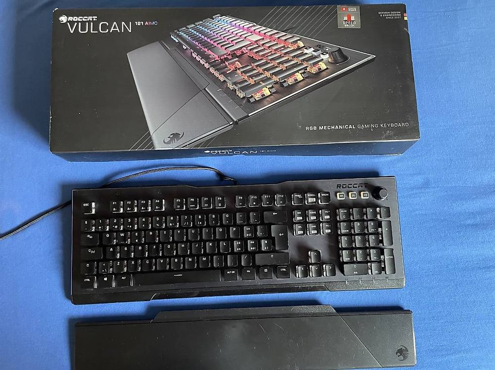 Clavier Roccat vulcan 120 Aimo (Gebraucht) in Le Landeron für CHF 90 – nur Abholung auf Ricardo ...