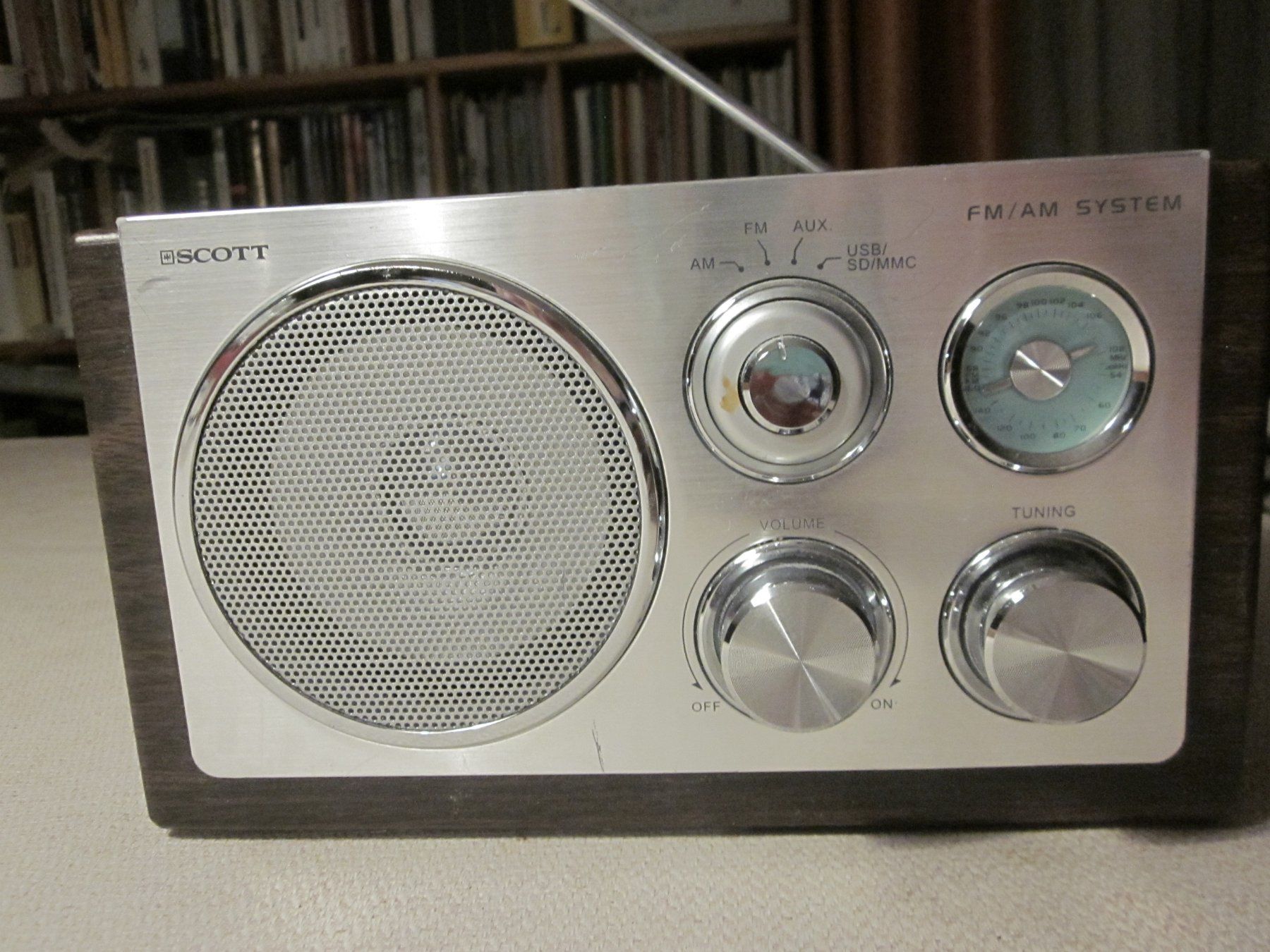 SCOTT Radio UKW, MW, USB- und SD/MMC Abspielgerät MP3. (Gebraucht) in ...