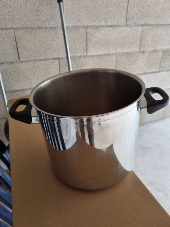 Grande marmite / inox Sigg (Gebraucht) in Fontenais für CHF 30 – mit ...