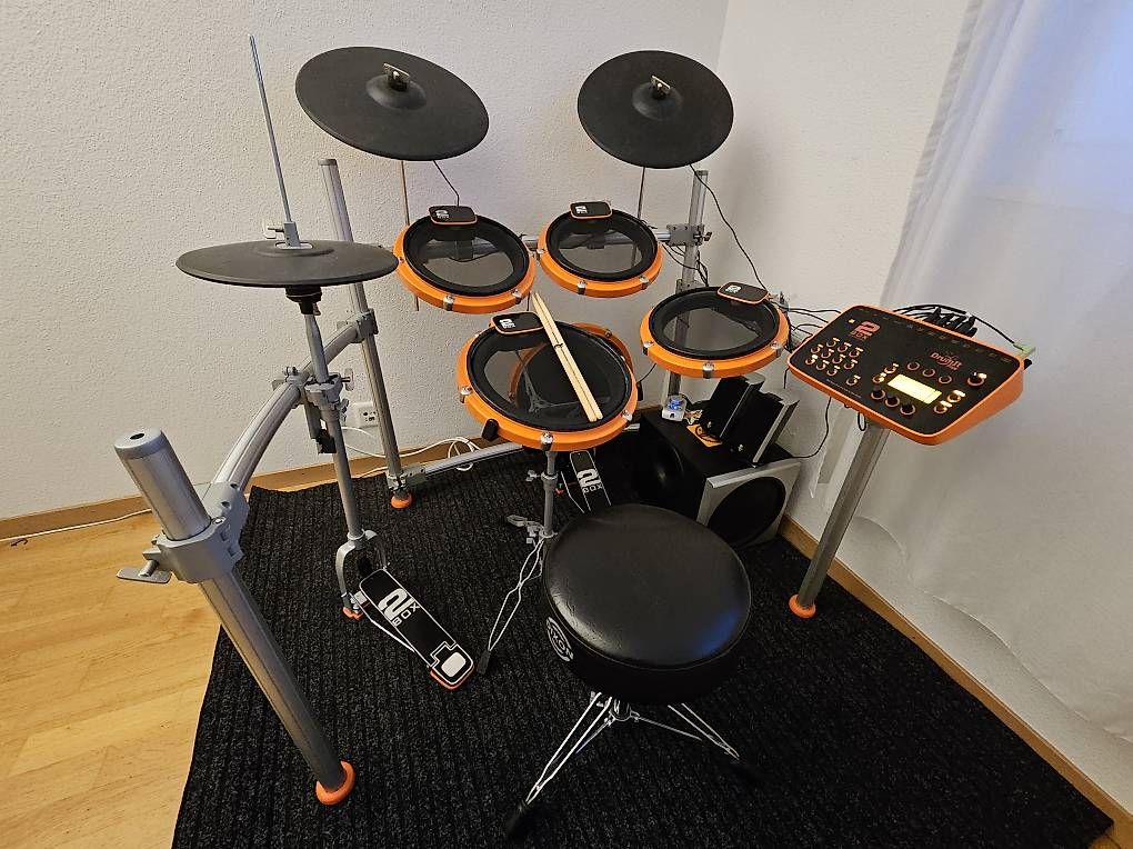 Spannende E Drum Gebraucht Bilder