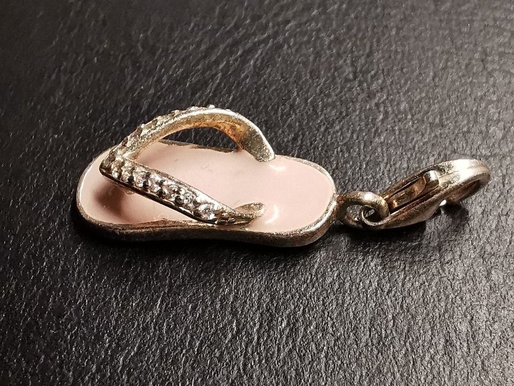 Thomas Sabo Charm Flip Flop mit Glitzersteinen (Gebraucht) in Horgen für CHF 10.5 – mit ...