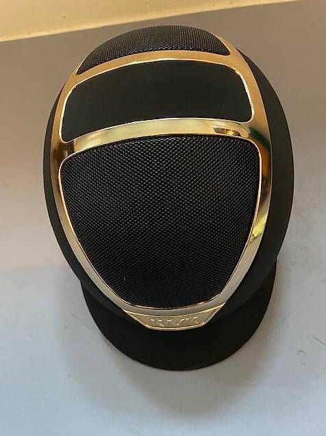 KASK Reithelm, schwarz mit goldenen Inlays (Gebraucht) in Wädenswil für ...