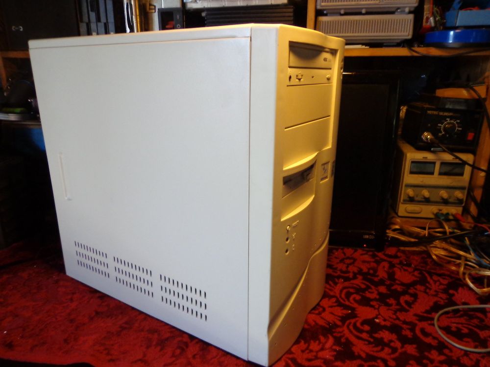 Retro PC Tower - Intel Celeron 466Mhz (Gebraucht) in Ligornetto für CHF ...