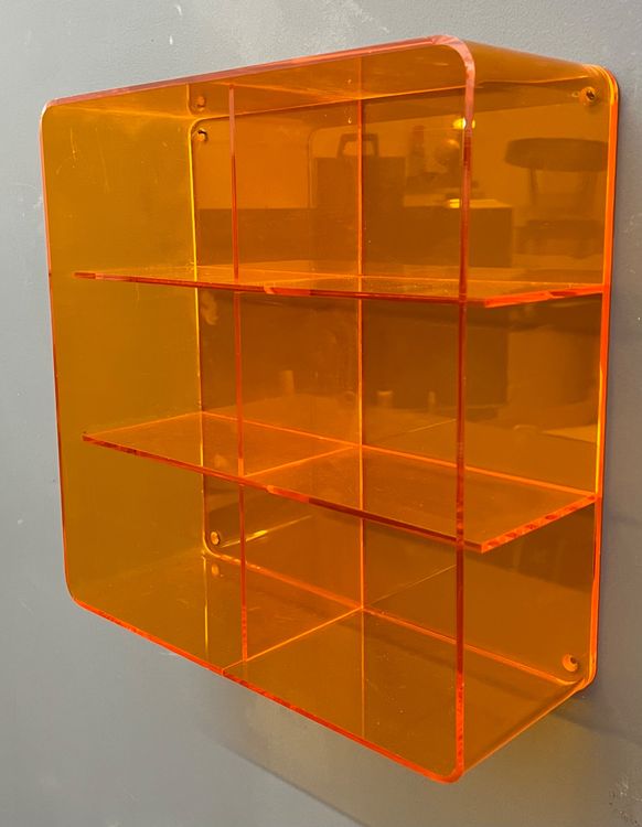 80er Plexiglas Design Regal Wandregal Orange (Gebraucht) in für CHF 108 ...