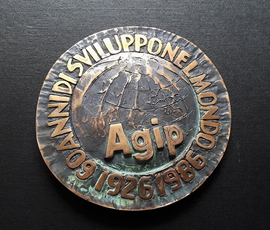 Agip // 60 ANNI DI SVILUPPONE NEL MONDO 1926-1986 1,120kg | Kaufen auf ...