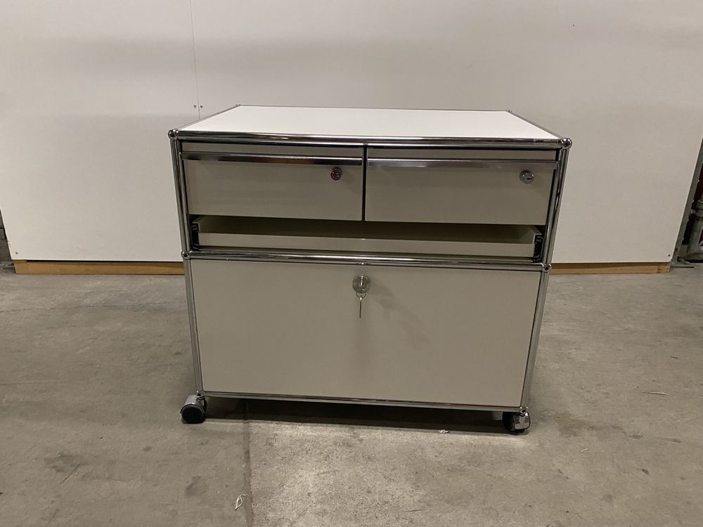 Usm Haller Rollmöbel Weiss (Gebraucht) in Basel für CHF 550 – nur ...