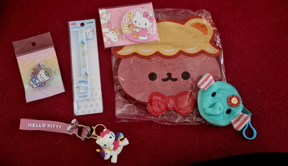 Kawaii Paket HELLO KITTY etc. (Neu und originalverpackt) in Flums für ...