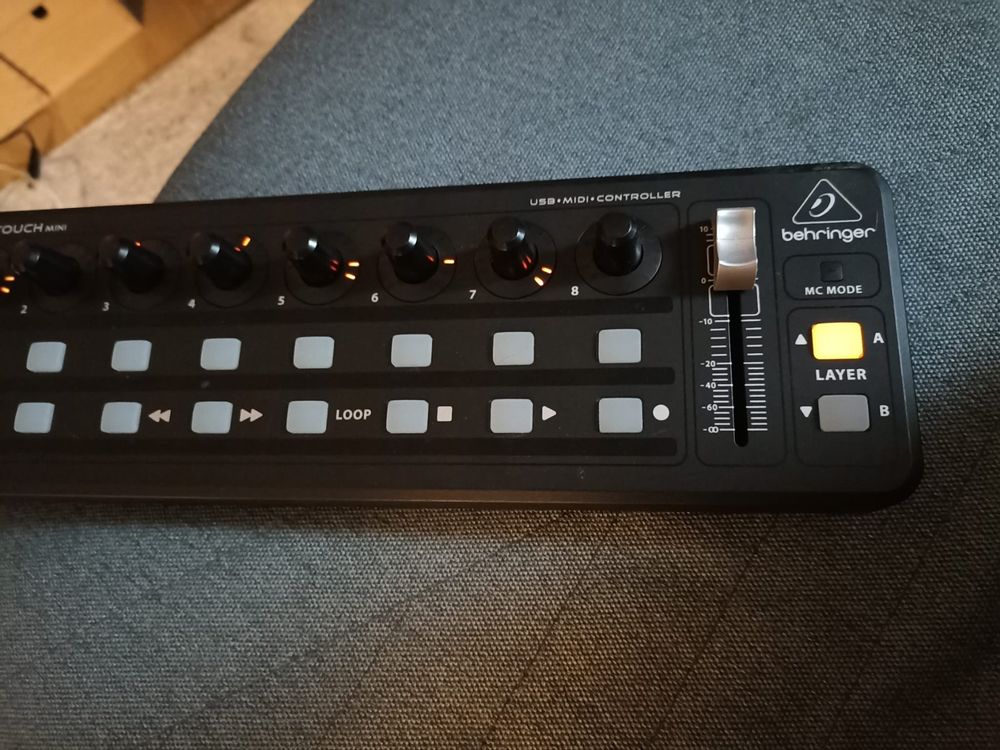 Behringer X-Touch Mini DAW Controller Midi | Kaufen auf Ricardo