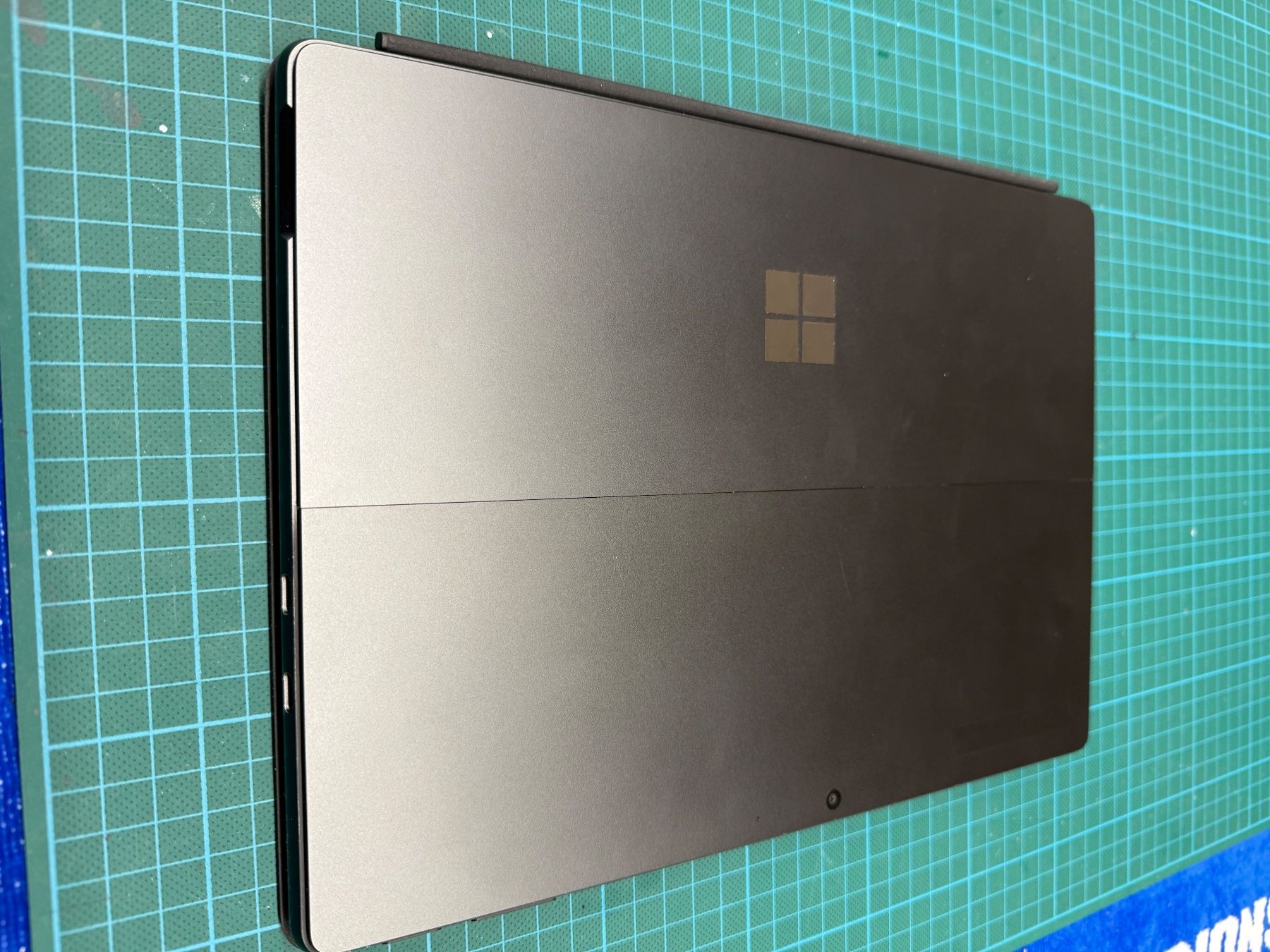 Microsoft Surface Pro 9, i7, 16GB RAM, 256GB SSD, Win11 Pro (Gebraucht ...