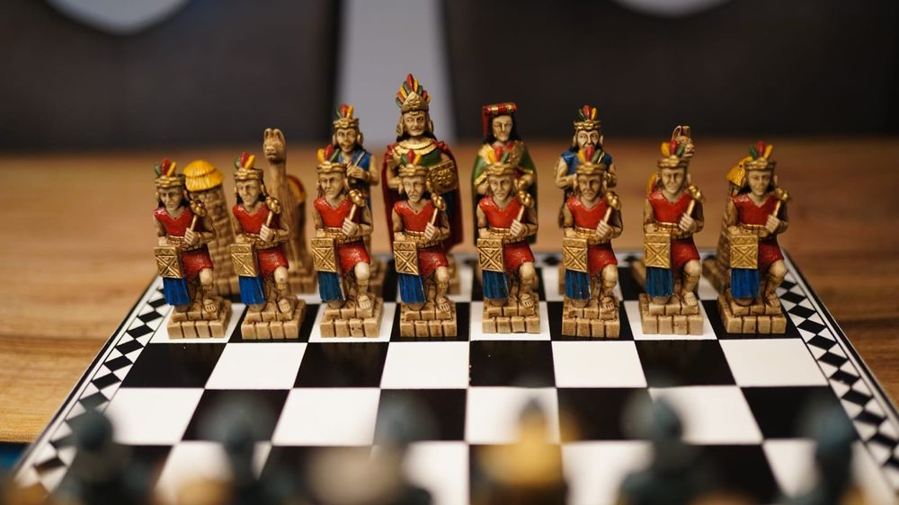 Inca Mayan Chess Set (Neu und originalverpackt) in Oetwil an der Limmat ...