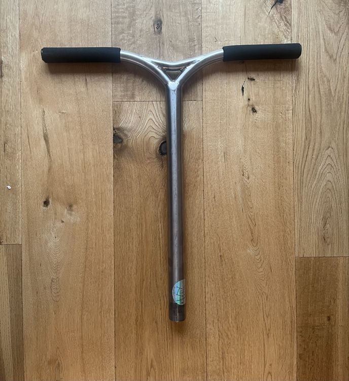 YGW Millennium Titanium Stunt Scooter Bar + Foam grips (Gebraucht) in ...