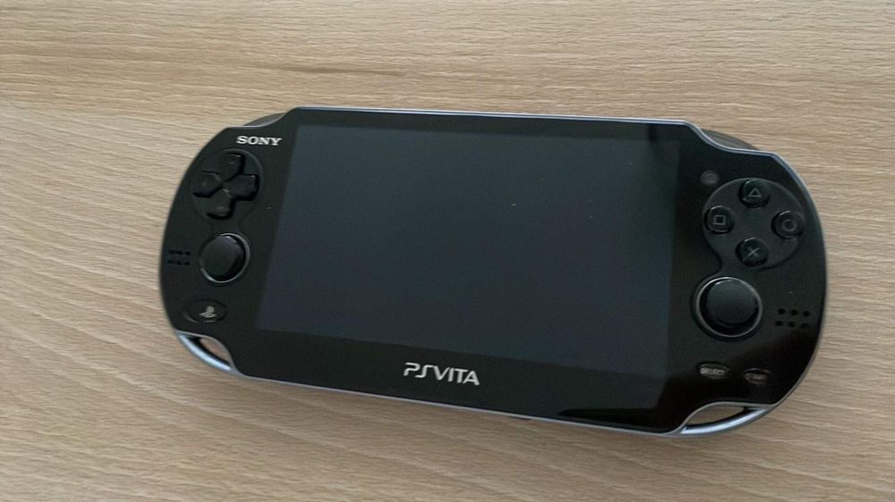 PlayStation Vita, plus Spiel Ratchet and Clank (Gebraucht) in Altendorf ...