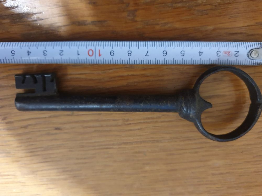 Schlüssel Bartschlüssel Antik Eisen (Gebraucht) in Russikon für CHF 75 – mit Lieferung auf ...