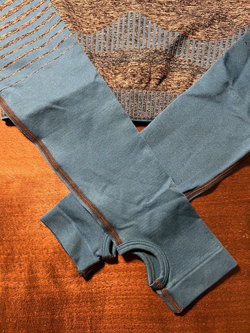 Zwei Sport Tops Gymshark + Puma Grösse XS (D'occasion) à Zürich pour ...