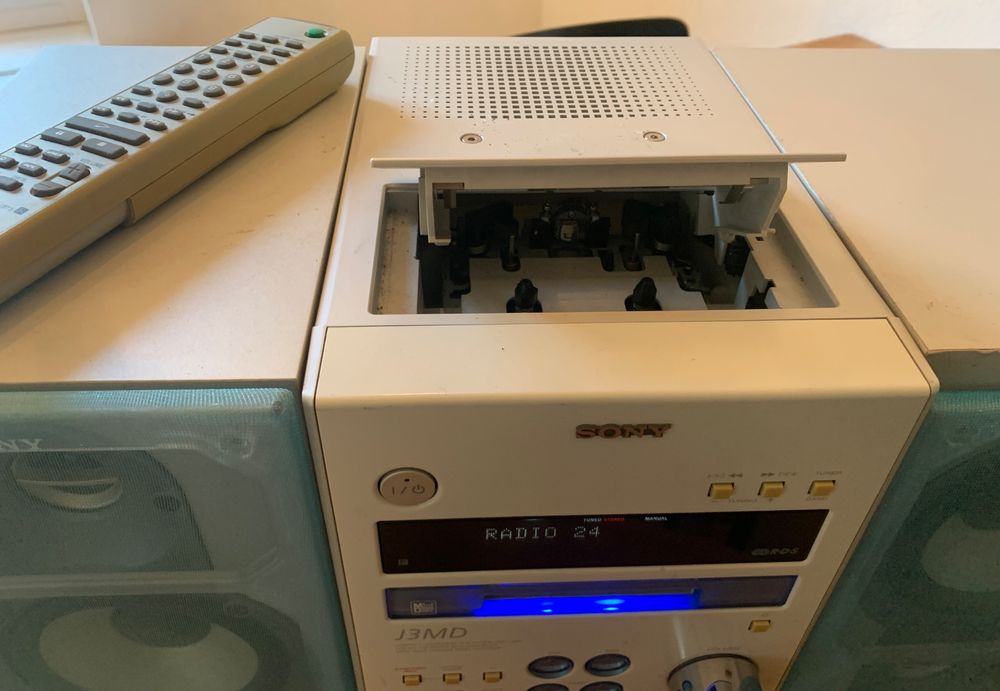 SONY COMPACT HIFI System: Cassette*MiniDisc*Radio*CD*2 Boxen (Gebraucht ...