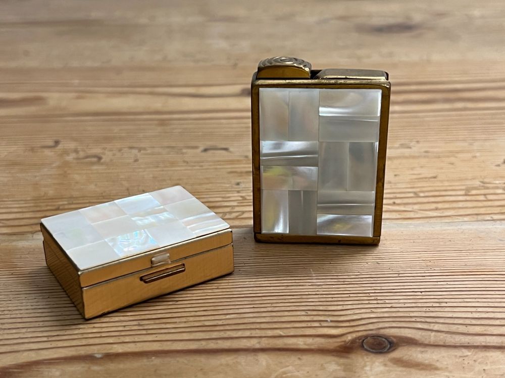 CONSUL Amor Parfümzerstäuber und eine Dose mit Perlmutt (Gebraucht) in ...