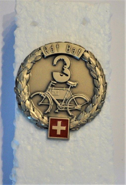 Abzeichen (Neu (gemäss Beschreibung)) in Ostermundigen für CHF 40 – mit ...