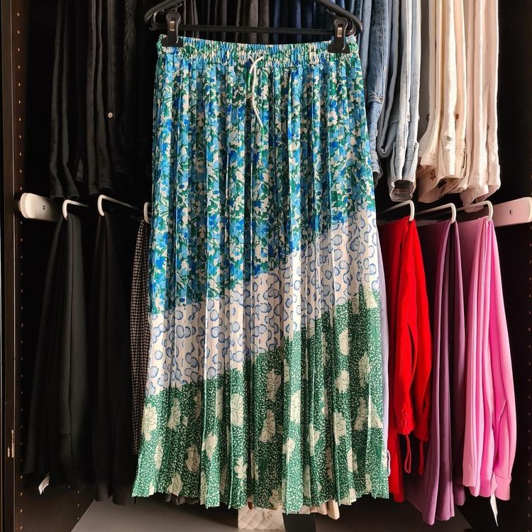Rich & Royal Pleated Midi Skirt Gr M NEU (Neu (gemäss Beschreibung)) in Emmen für CHF 40 – mit ...
