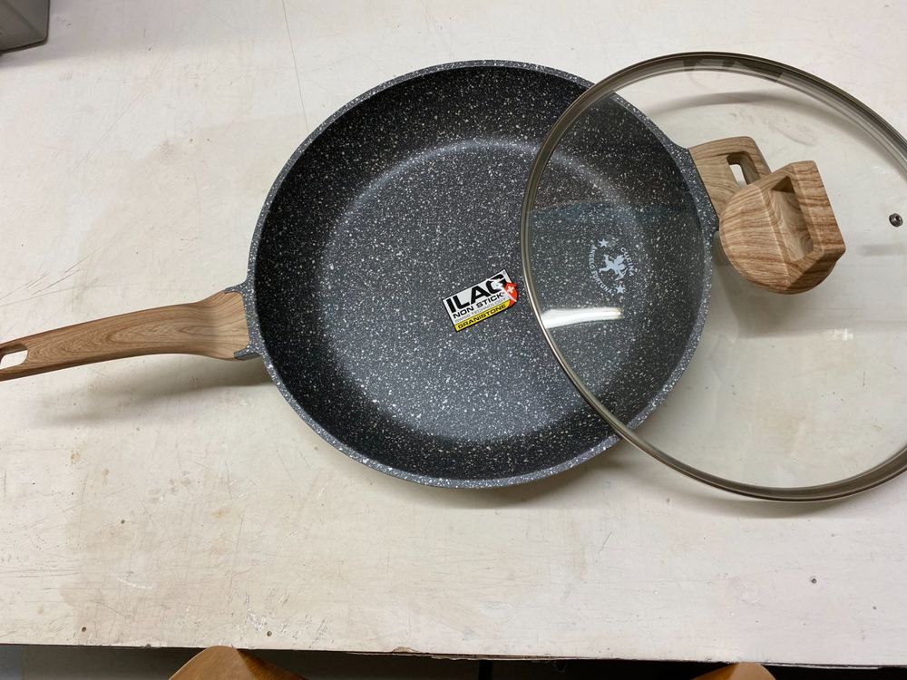 ILAG Pfanne mit Deckel Granitoptik 32cm Durchmesser (Neu (gemäss Beschreibung)) in Sempach ...
