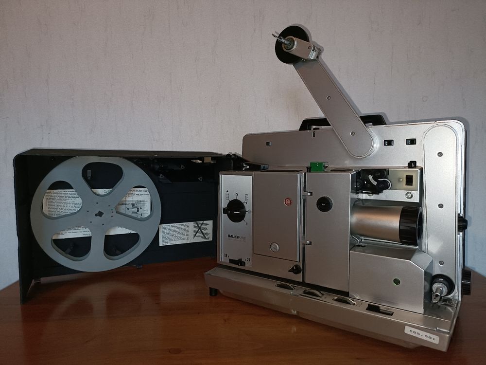 Vintage Bauer P6 Automatic T5 Projector w/ Case (Neu (gemäss Beschreibung)) in Les Tavernes für ...