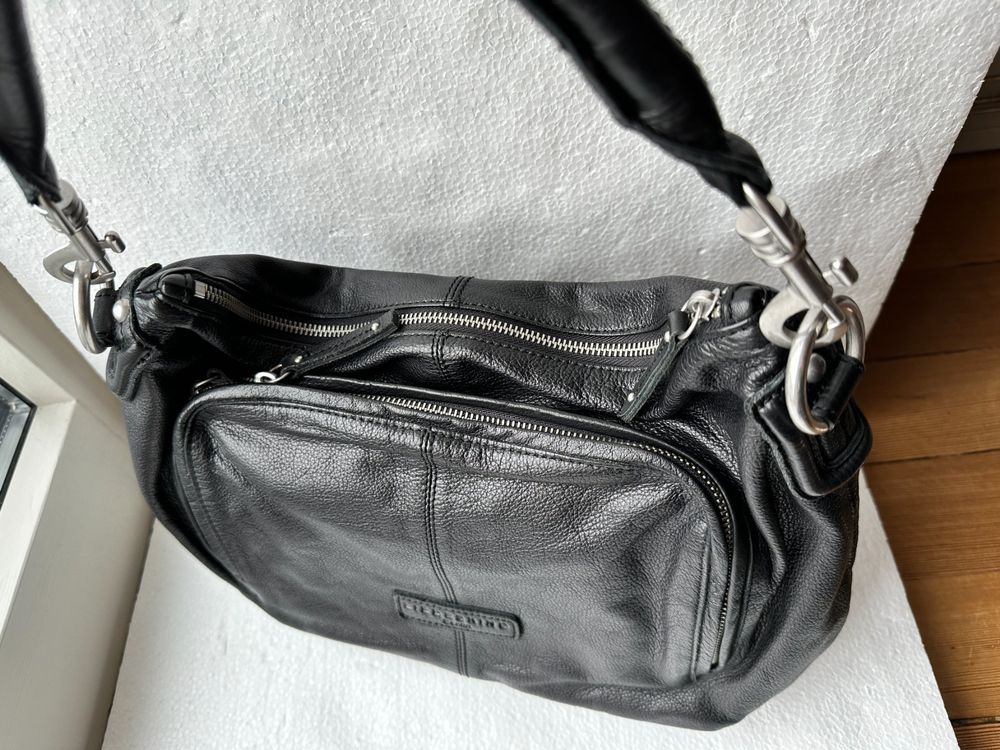 Tasche Leder Liebeskind (Gebraucht) in Gümmenen für CHF 58 – mit Lieferung auf Ricardo kaufen