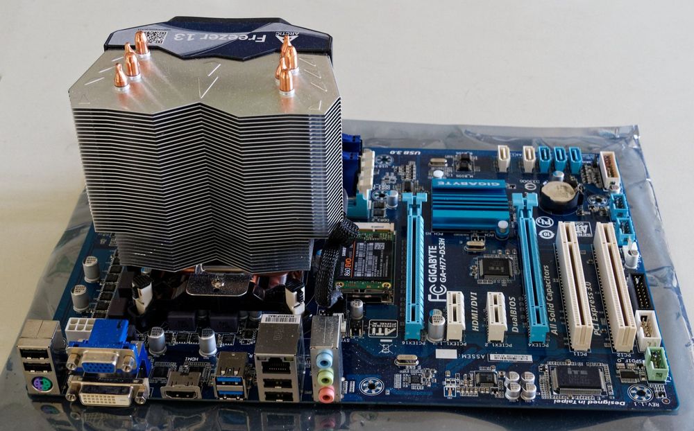 Core i7 3770 + carte mère + 16GB RAM + SSD 250MB (D'occasion) à pour ...