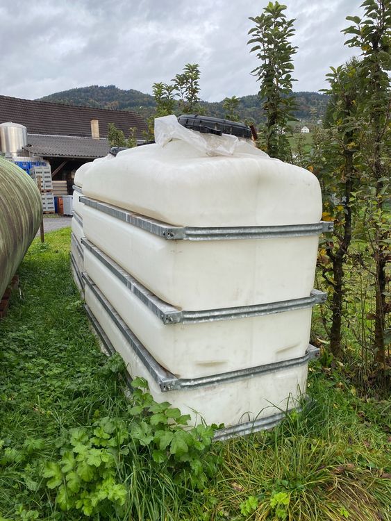 Tank 3600 Liter aus Kunststoff mit Verstärkungsrahmen (Gebraucht) in ...