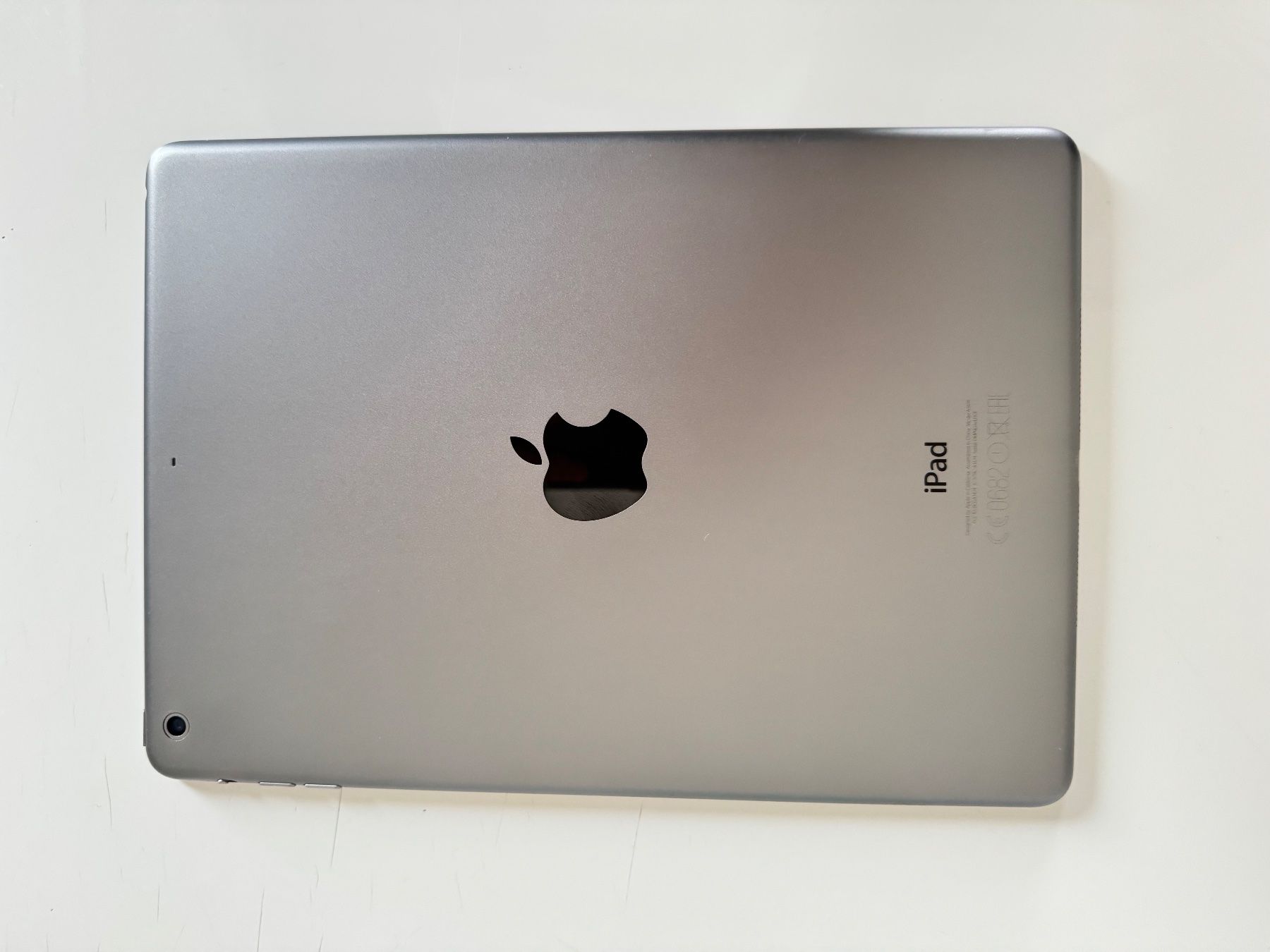 iPad Air 1. Generation – 32 GB – mit Ladegerät (guter Zustan (Gebraucht ...