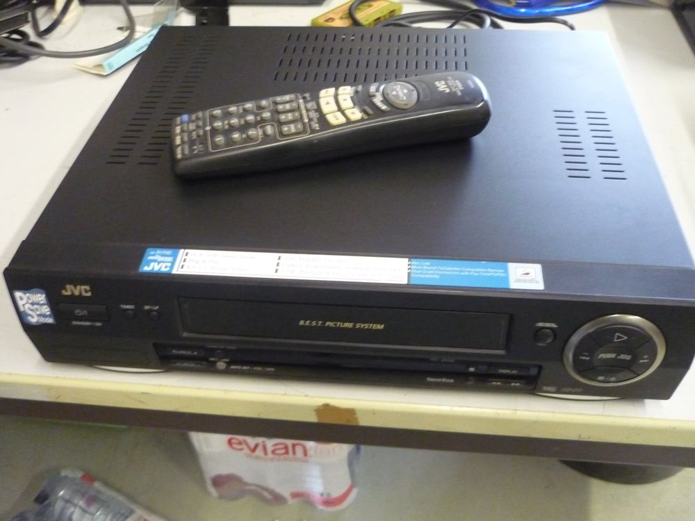 VHS Videorecorder JVC HR J 658E mit Fernbedienung | Kaufen auf Ricardo