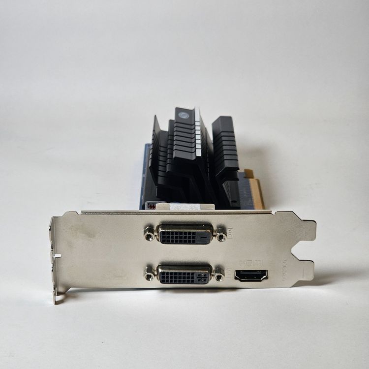 Sapphire Flex HD 6450 1GB DDR3 Grafikkarte (Gebraucht) in Goldau für ...