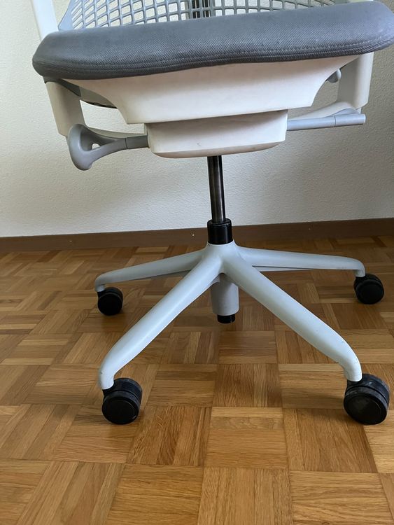 Herman Miller Sayl Office Chair - Grau und Weiss (Gebraucht) in Uster ...