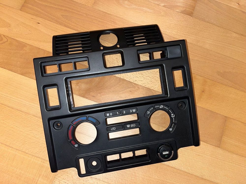 Land Rover Defender Radio Mittelkonsole 2007-2016, original | Kaufen ...