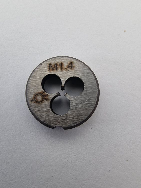 M1.4 Schneideisen M1.4x0.3 (Neu und originalverpackt) in Eglisau für CHF 4 – mit Lieferung auf ...