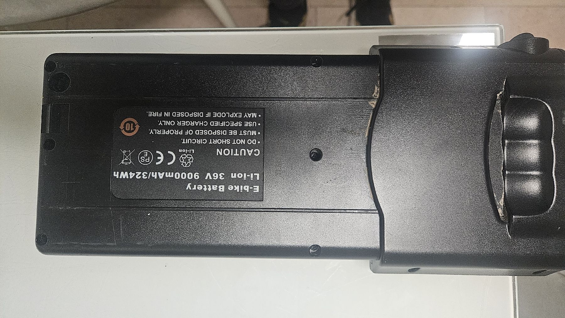 E-Bike Battery 36V 9000mAh! 🔋 (Defekt) in Sarnen für CHF 1 – mit Lieferung auf Ricardo kaufen