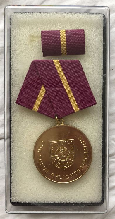 Medaille für treue Pflichterfüllung - DDR - Gold (Gebraucht) in ...
