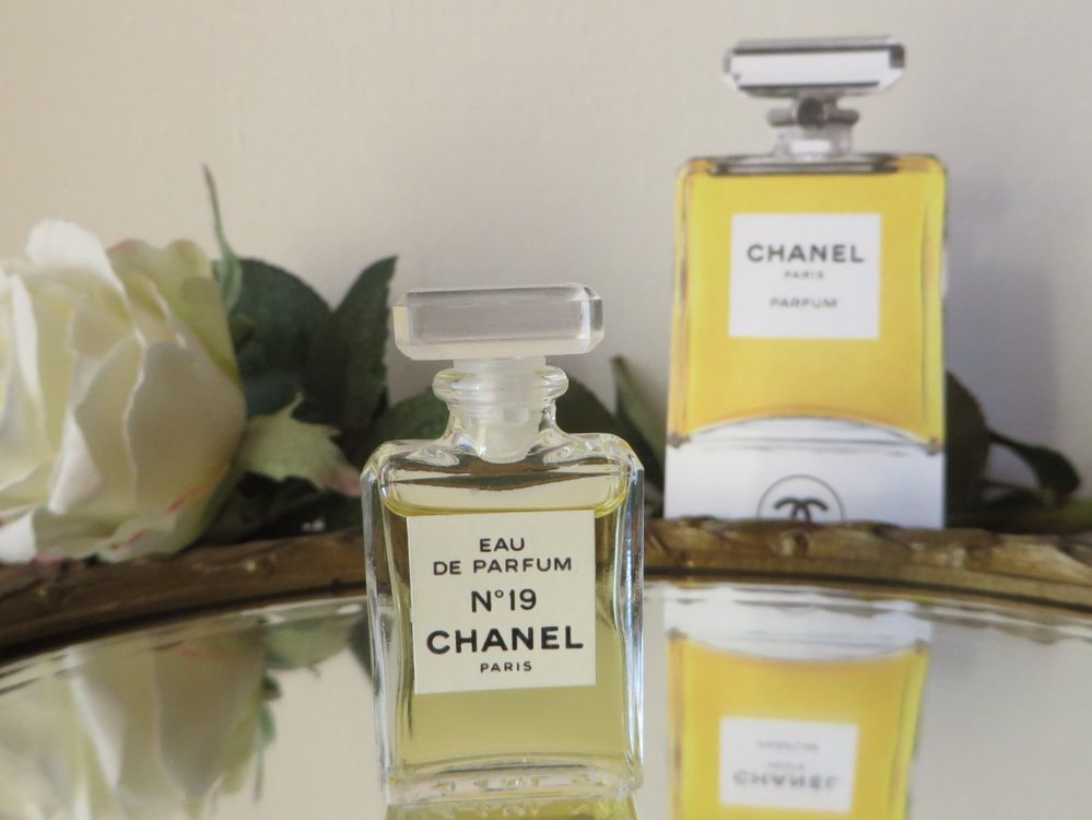 CHANEL N°19, 4ml EDP MINIFLACON MINIPARFÜM | Kaufen auf Ricardo