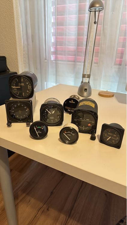 Diverse Flugzeug Höhenmesser ALT Giro... (Gebraucht) in Näfels für CHF ...