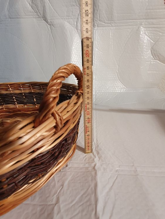 Runder Korb mit zwei Henkeln mehrfarbig (Gebraucht) in Steinhausen für ...