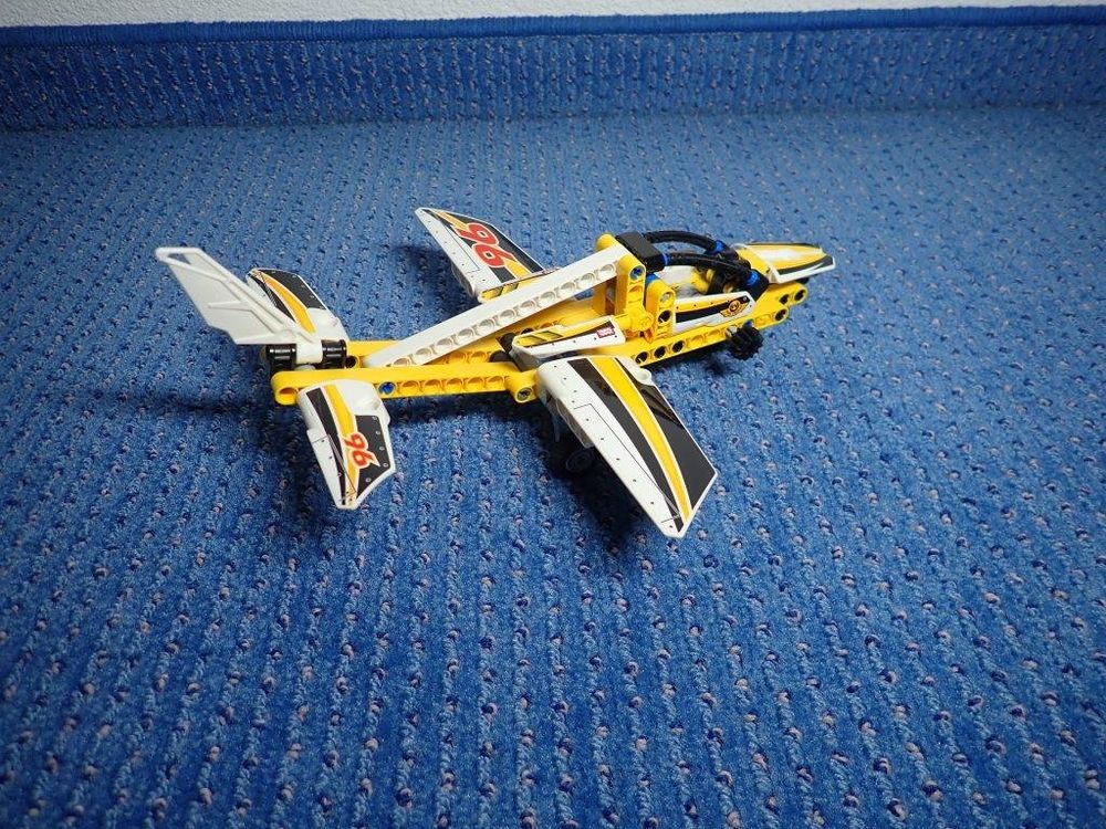 Lego Technic 42044 Düsenflugzeug (Gebraucht) in Galgenen für CHF 10 ...