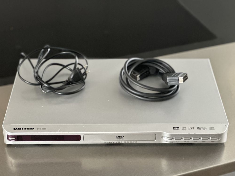 DVD Player UNITED DVD-2000 mit Kabeln (Gebraucht) in Münsingen für CHF ...