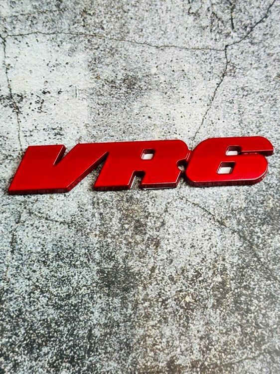 VW VR6 Emblem Schriftzug Logo aus Metall NEU Rotmatt | Kaufen auf Ricardo