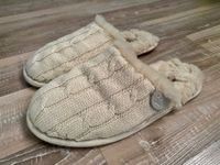 UGG Hausschuhe Finken Lammfell 36/37 (Gebraucht) in für CHF 20 – mit ...