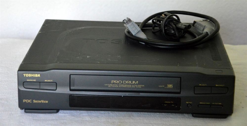 Videorecorder VHS Toshiba V-227F magnétoscope (Gebraucht) in Collonges für CHF 65 – mit ...