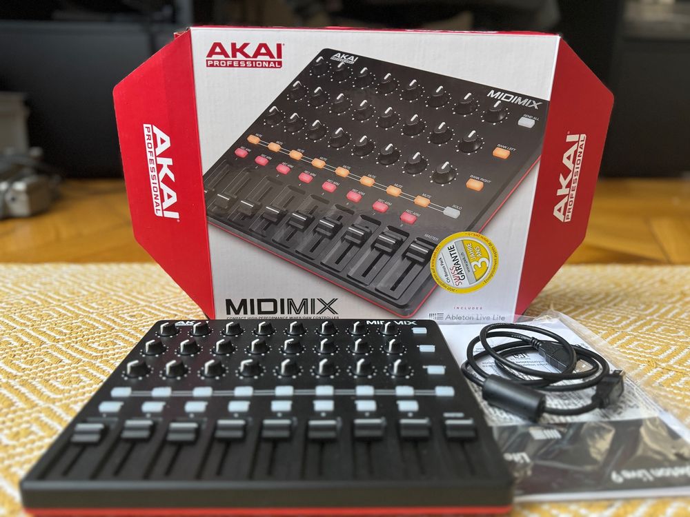 Akai Midimix (wie neu) (Gebraucht) in Ins für CHF 59 – mit Lieferung ...