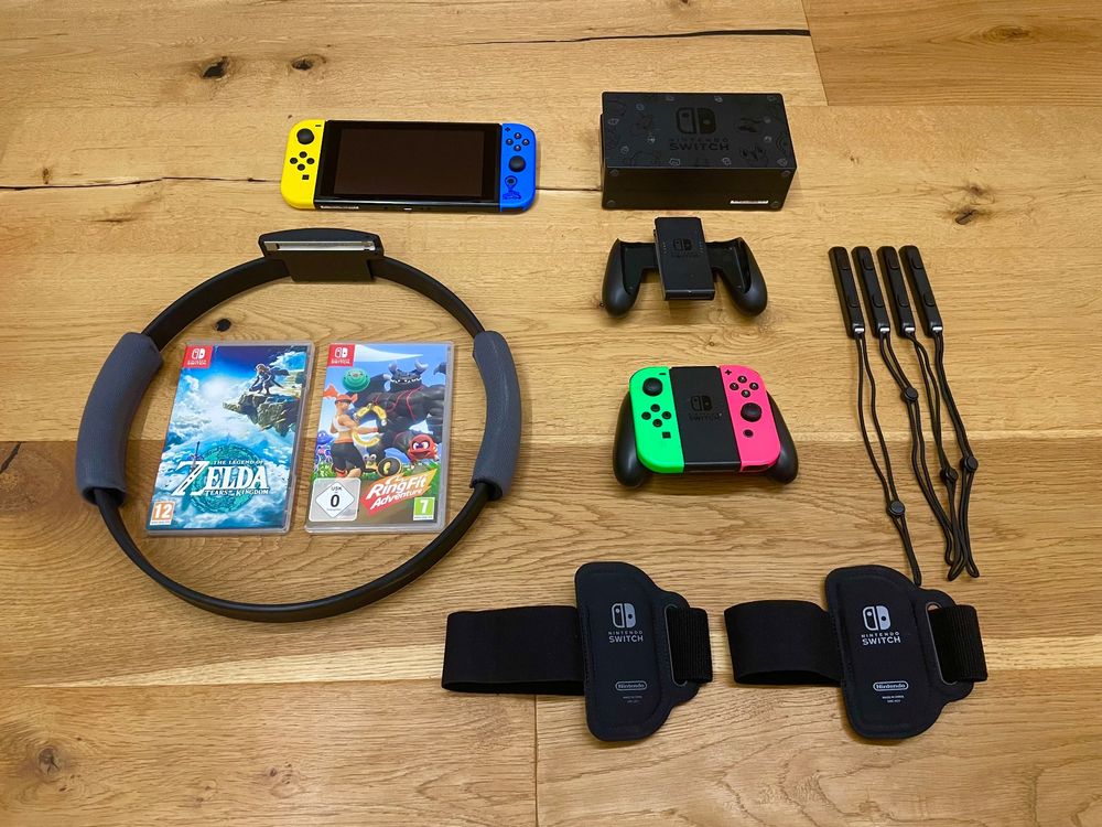 Nintendo Switch Fortnite Edition mit extra JoyCon + Spiele (Gebraucht ...