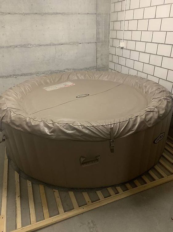 INTEX Whirlpool Purespa Bubble Massage (Gebraucht) in Uster für CHF 340 – nur Abholung auf ...