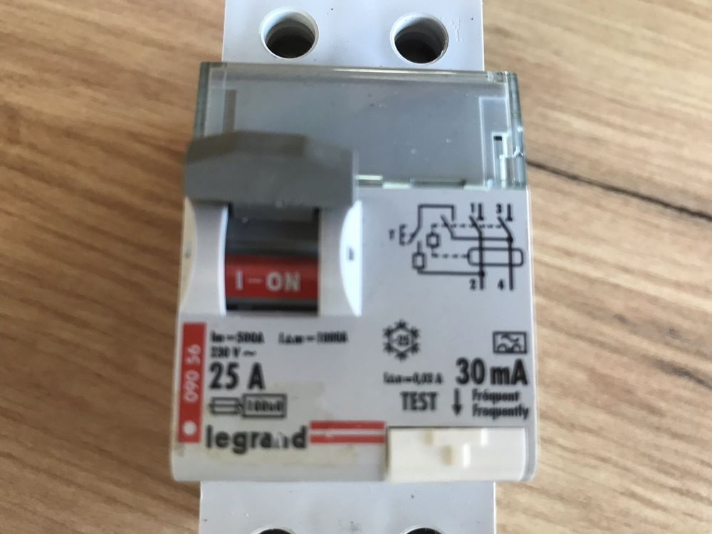 Legrand FI Schutzschalter 2Polig 25 A 30 mA | Kaufen auf Ricardo