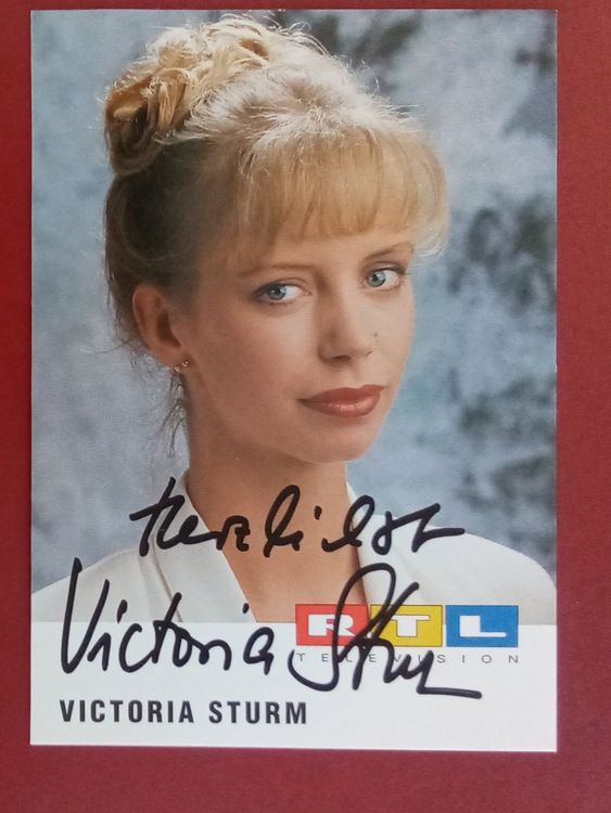 Victoria Sturm Autogramm signiert Fotopostkarte 10x15cm (Gebraucht) in ...